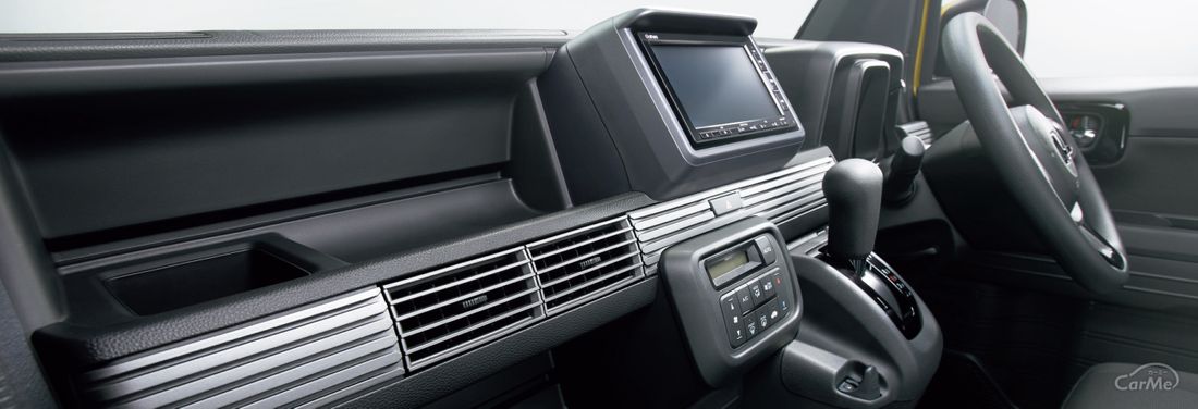 ホンダ 初代N-VAN(5BD-JJ1/5BD-JJ2型)のインパネは機能が充実 by 車選びドットコム