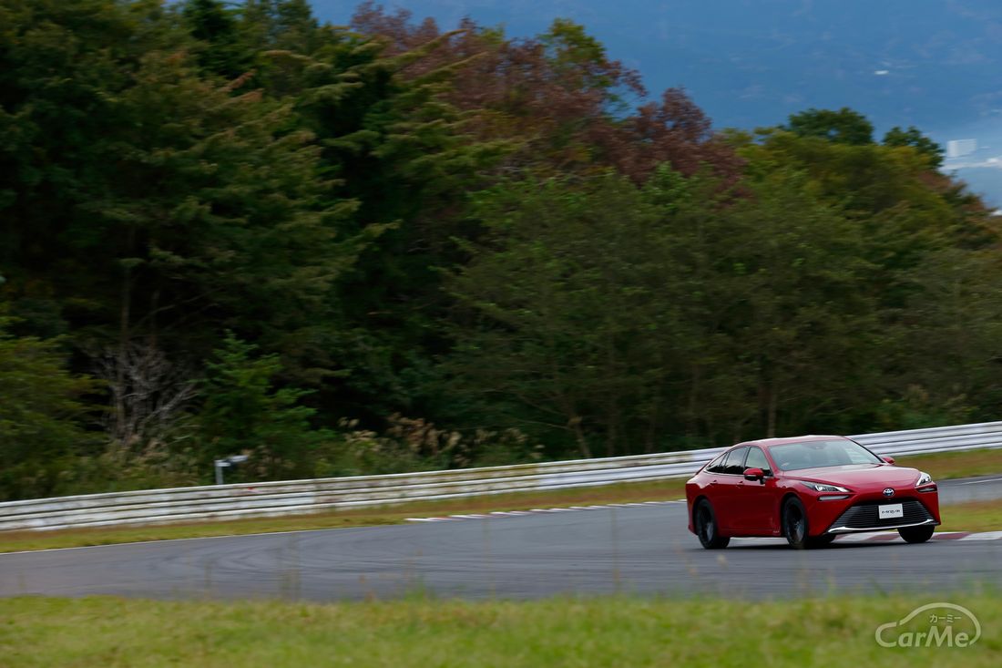 トヨタ 新型MIRAI(JPD20-CEDSS/JPD20-CEDHS型)の2つのグレードを徹底比較！おすすめの価格のグレードはこれだ！ by 車選びドットコム