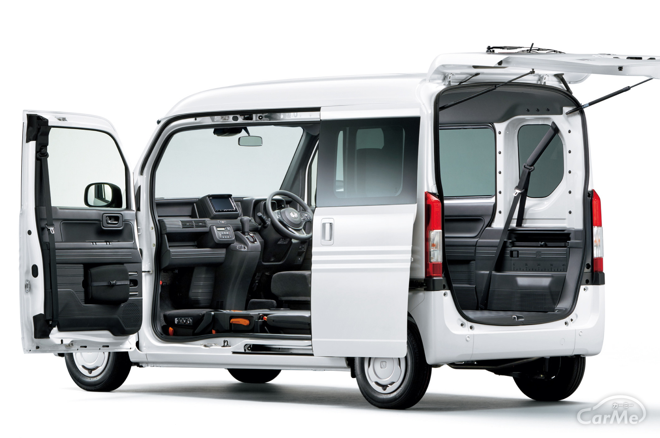 ホンダ 初代N-VAN(5BD-JJ1/5BD-JJ2型)の収納機能は利便性が抜群！